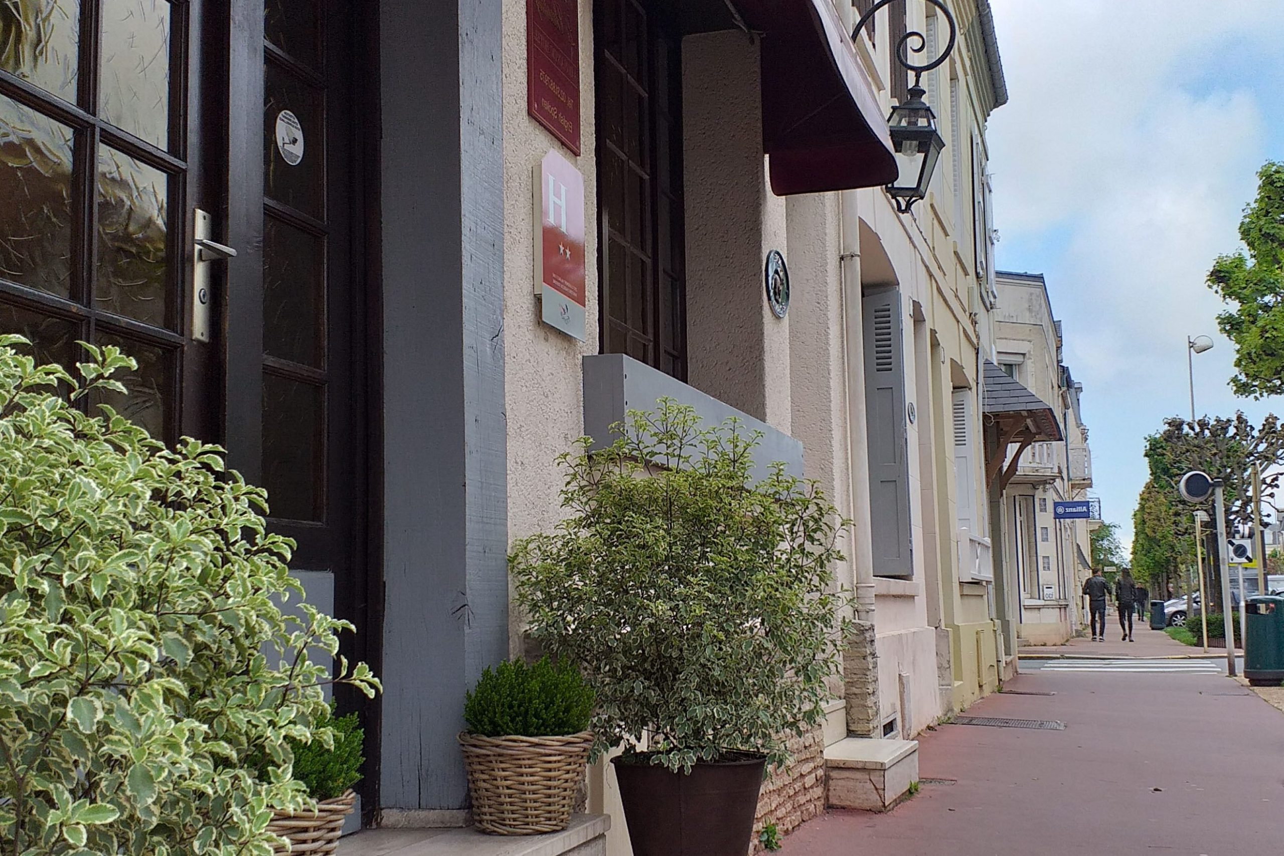 Chantilly: Découverte et charmes du 60500, un code postal princier - Anousdevoir